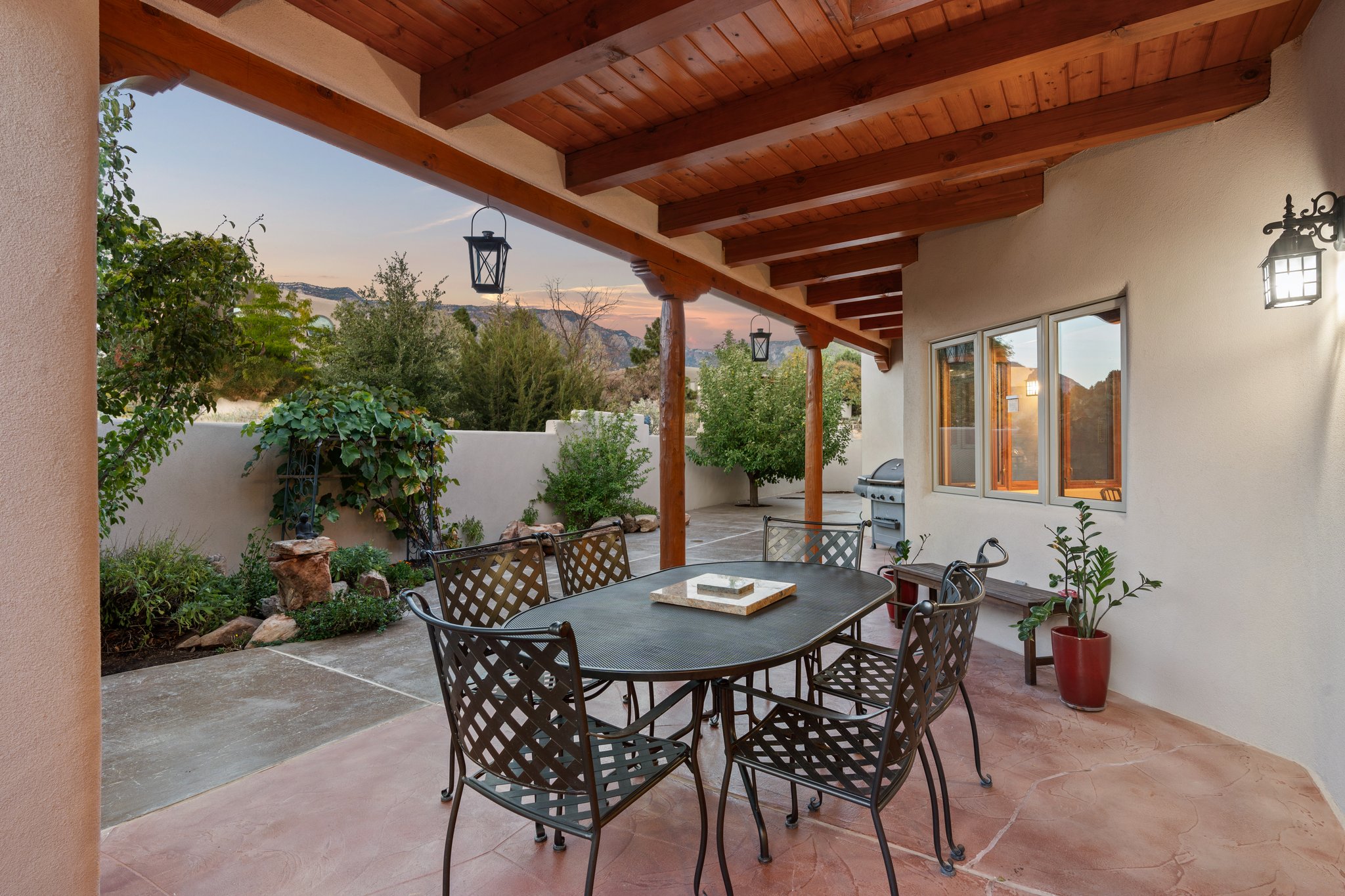 1548 Eagle Ridge Lane NE