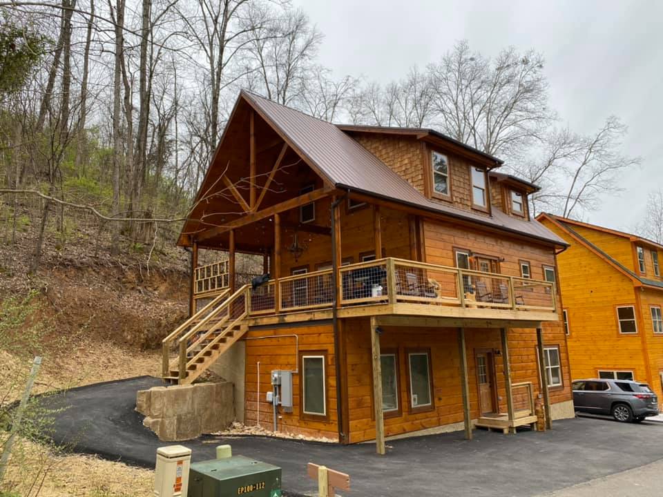 New Construction Log Cabins & Log Homes in The Smokies