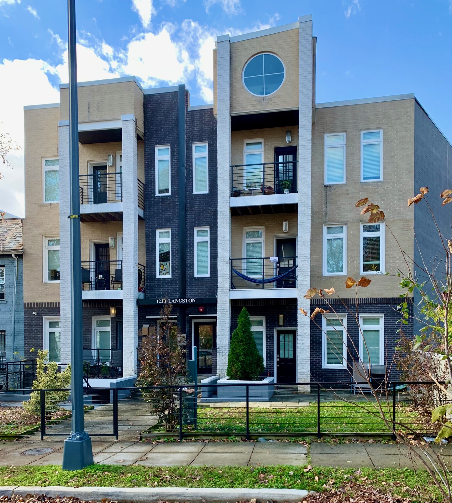Carver Langston, DC 1 Bedroom Apartments For Sale