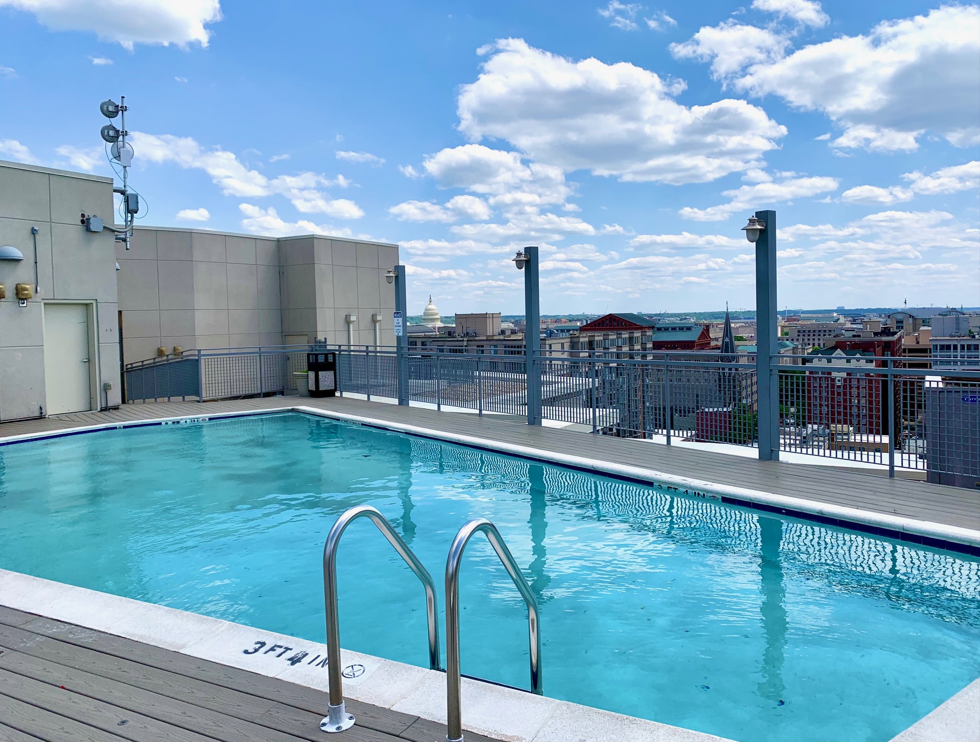 Washington, DC Condos With Outdoor Swimming Pool