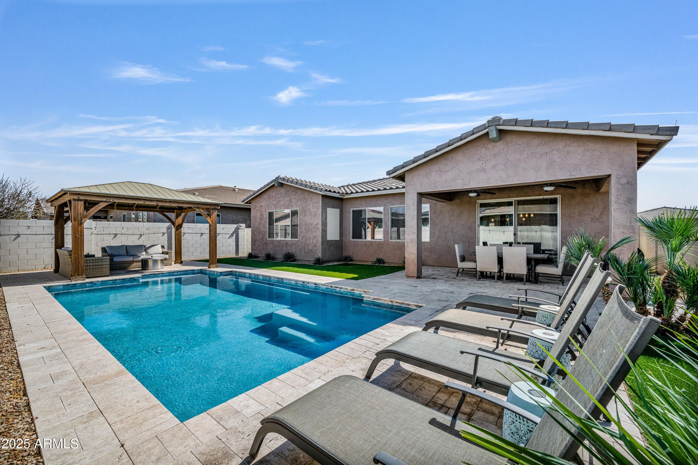 Phoenix Builders Offer Huge Incentives in 2025