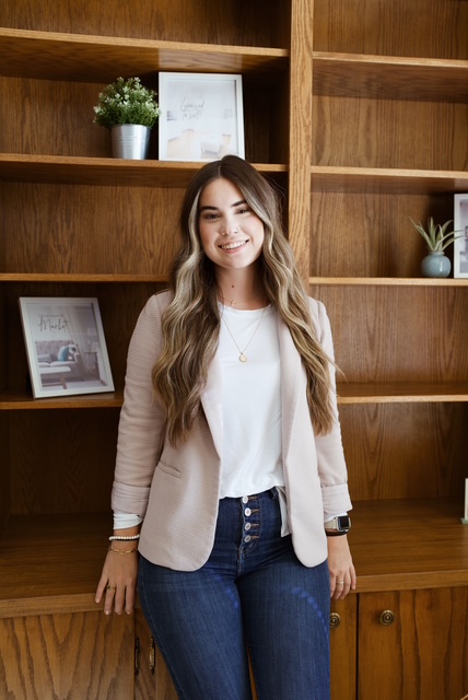 Alyssa Almon - Agent