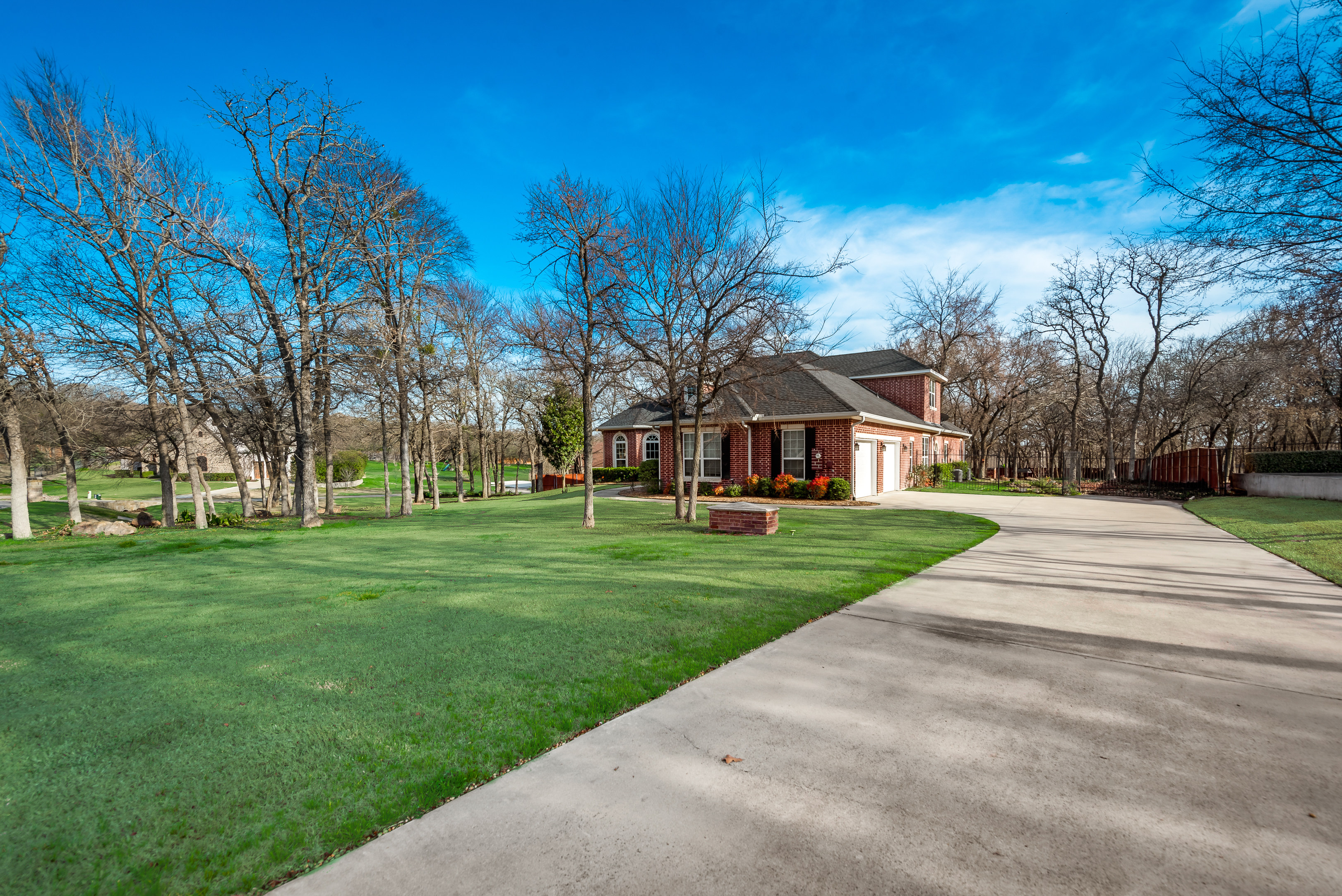 How many homes on land sell in DFW?