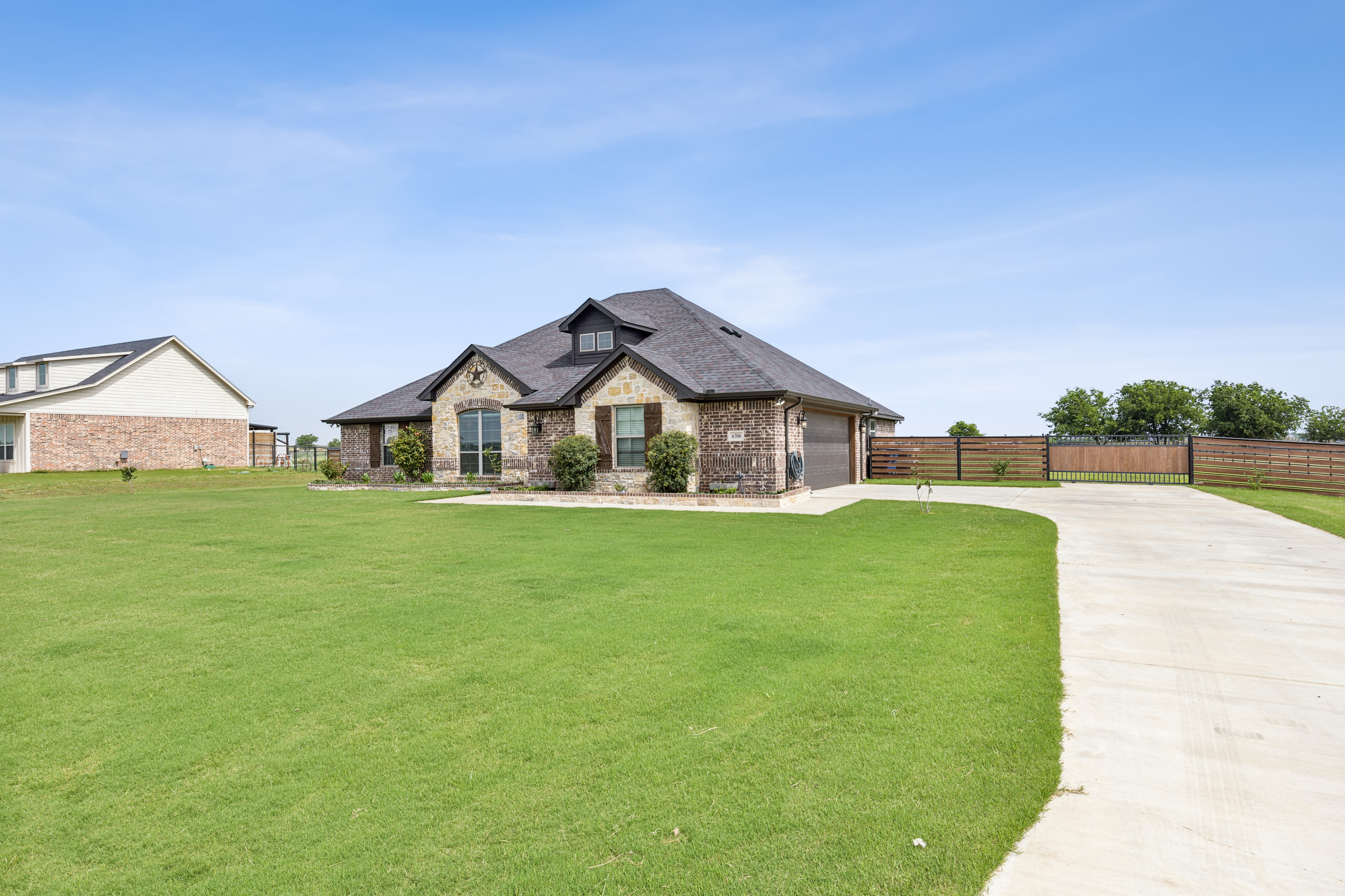 Navigating the “murky middle” state of the real estate market.