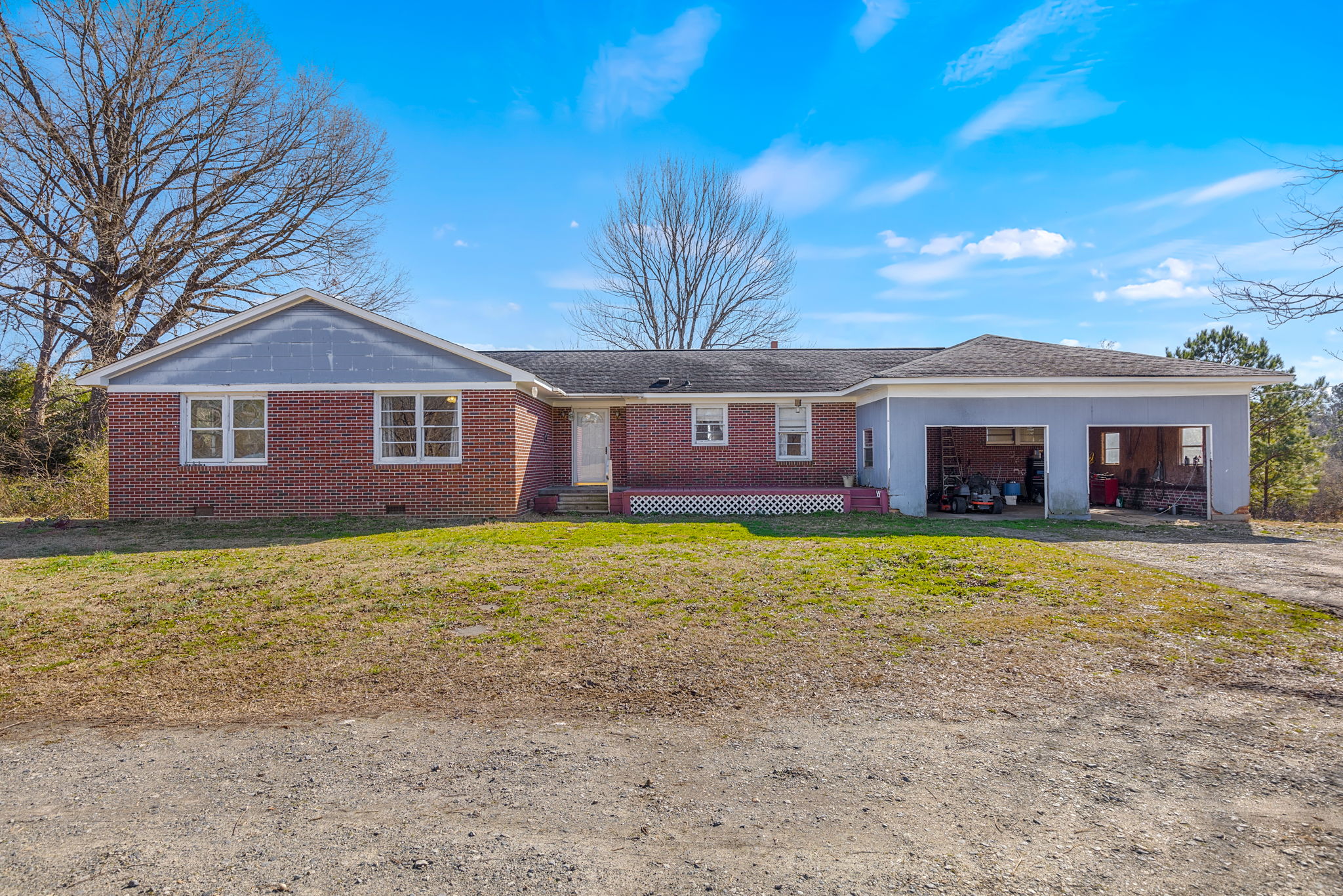 Acreage Home in Clinton SC: 308 White Feather Circle