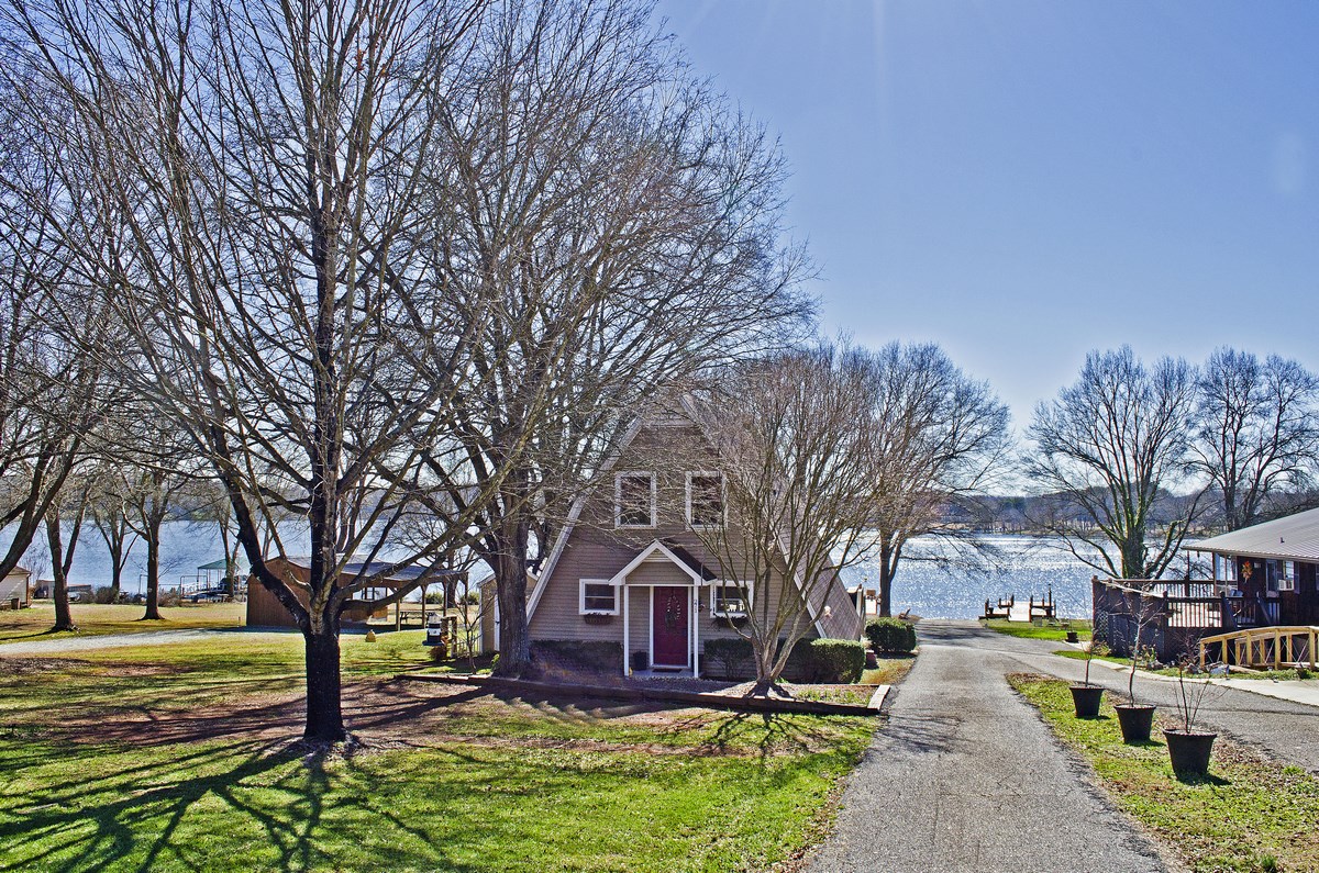 Dreamy Lake House Alert! 271 Coggins Shore Rd Inman SC