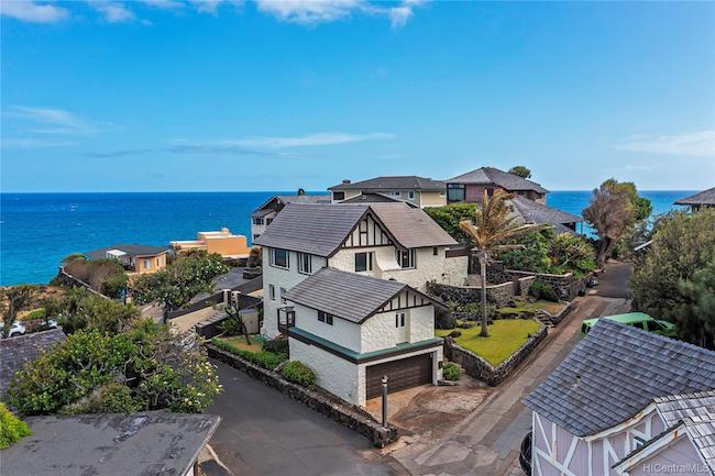 Only 10 Homes for Sale in Diamond Head