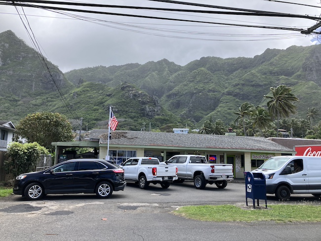 Windward Oahu Pros and Cons