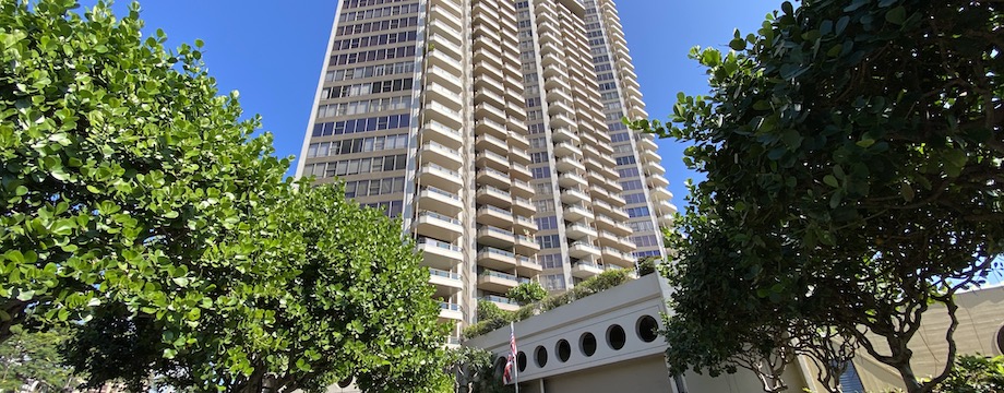 Admiral Thomas Apartments in Makiki