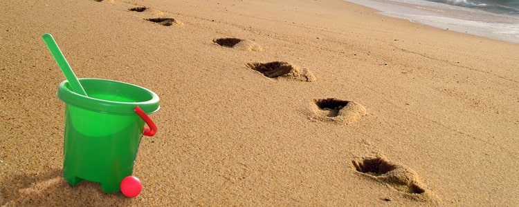 7 Awesome Games To Play At The Beach