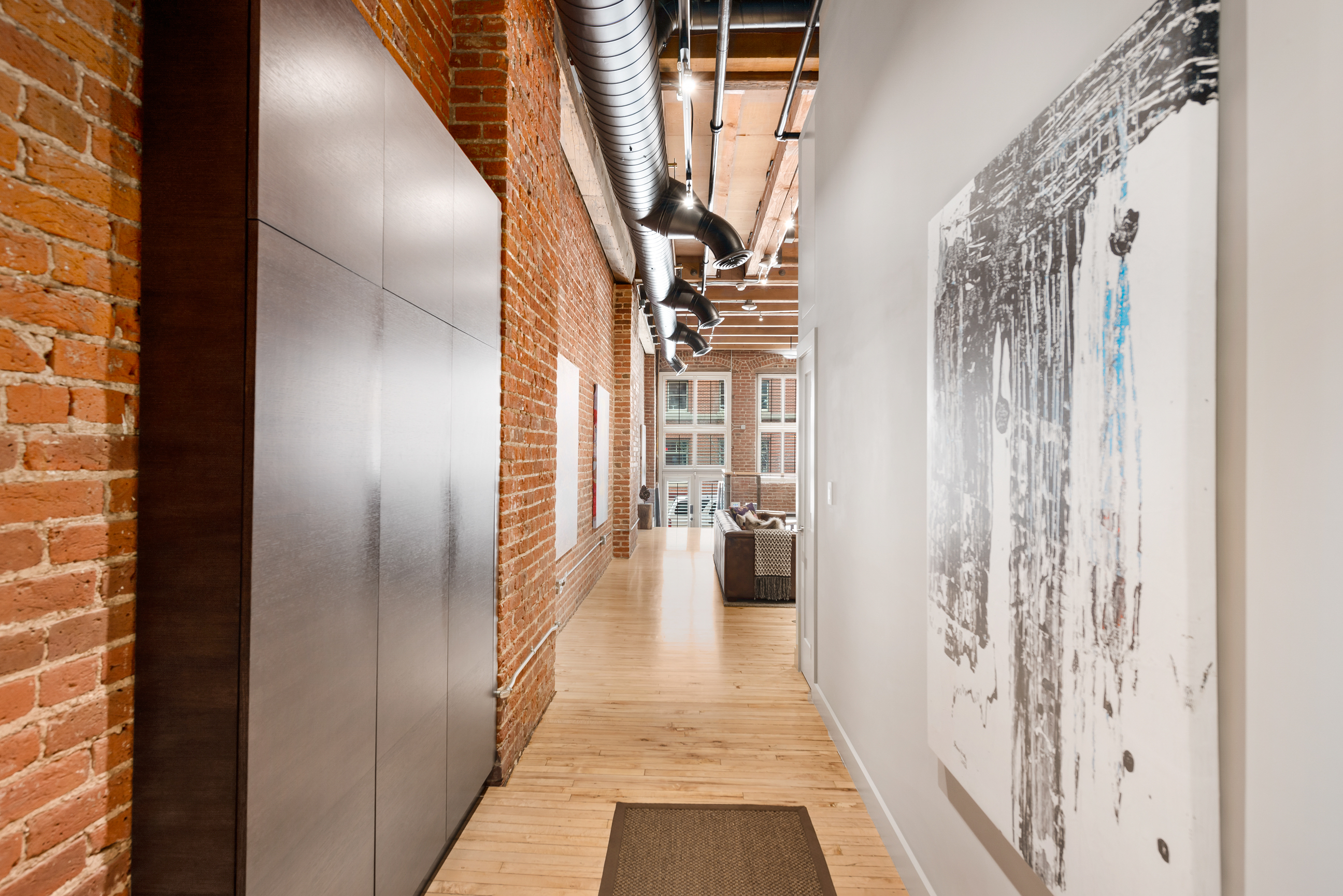 Elegant Edbrooke Loft