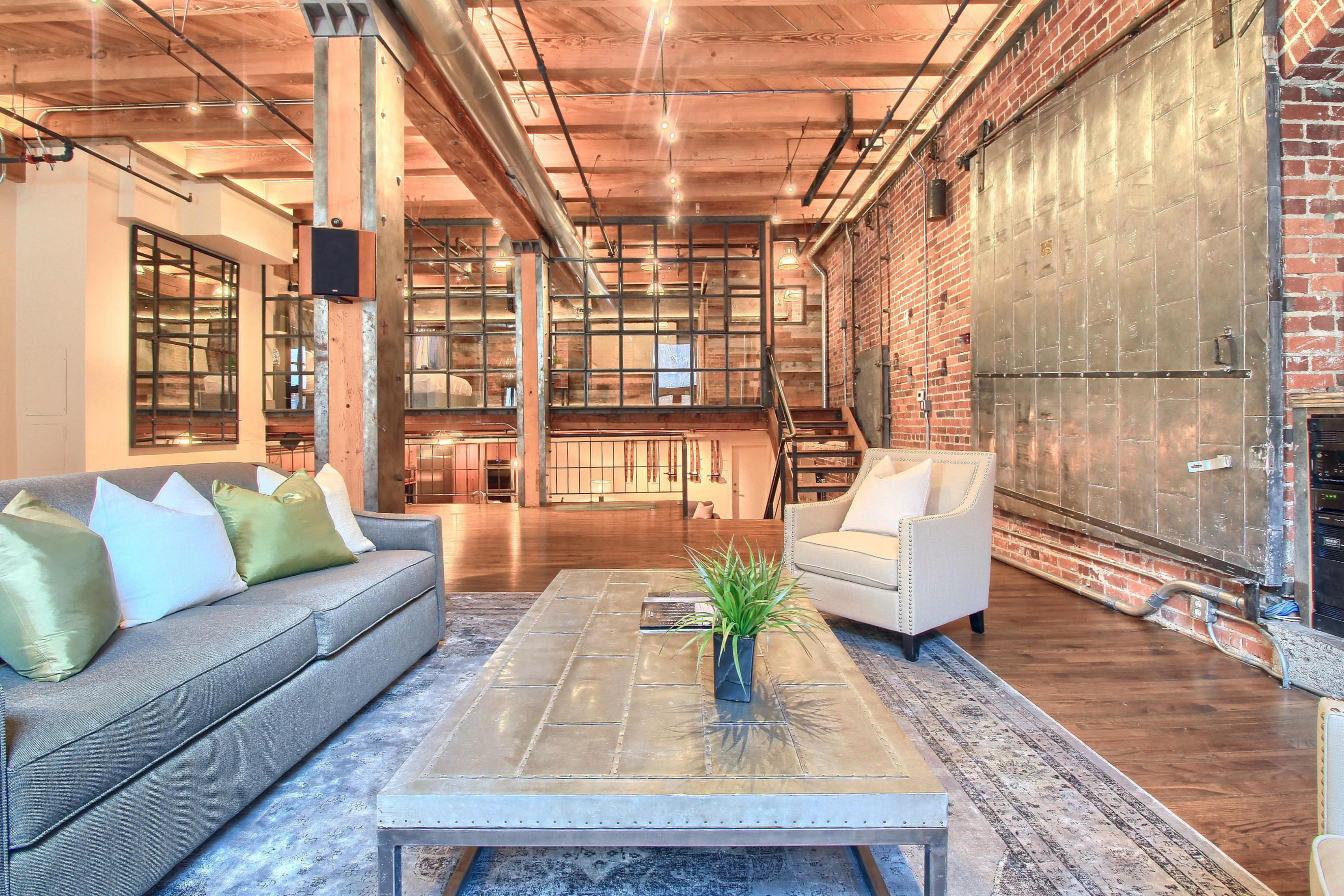 1450 Wynkoop Street 1E