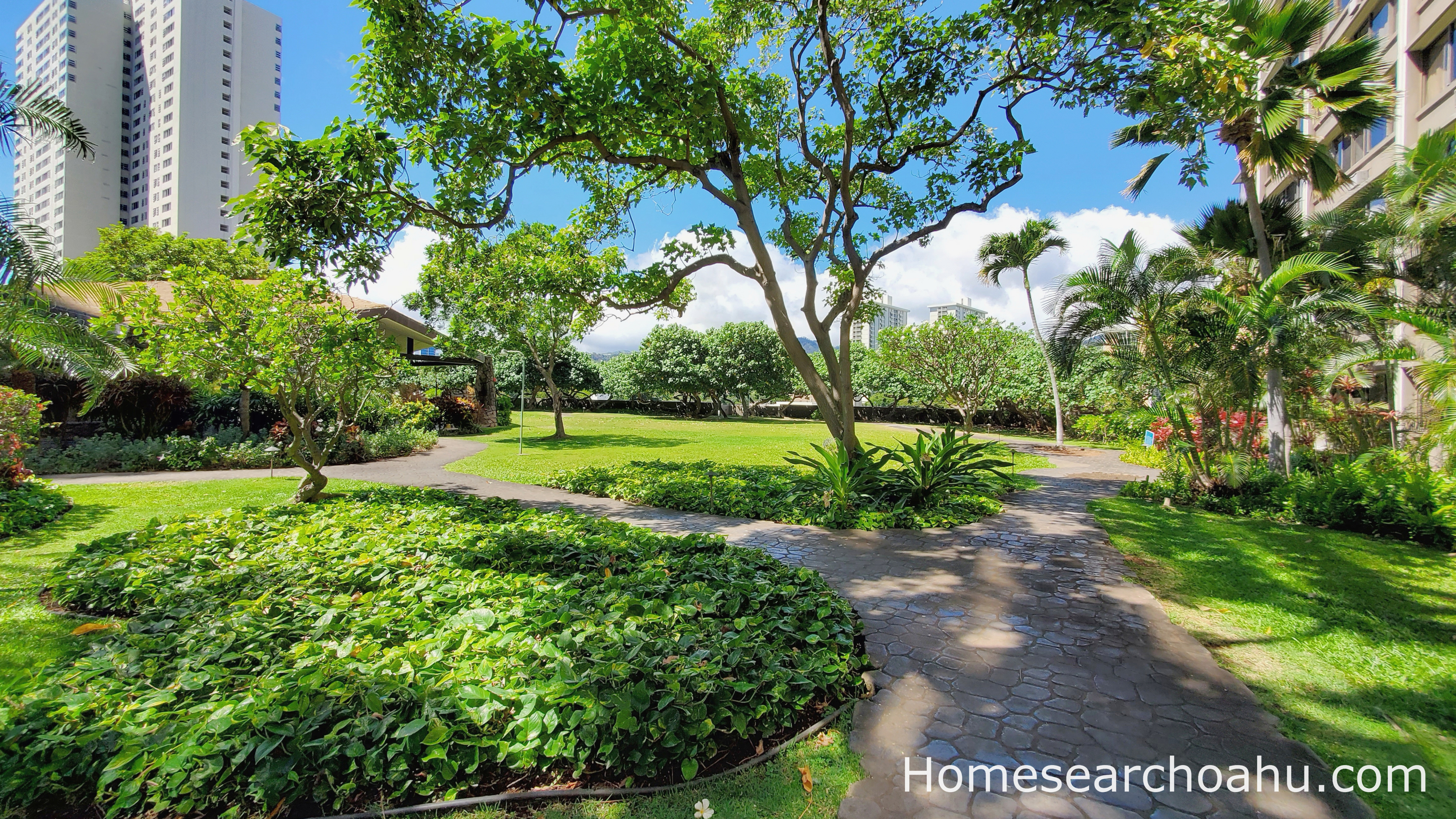 Kukui Plaza | Downtown Honolulu High Rise | 1, 2, and 3-Bedroom Units