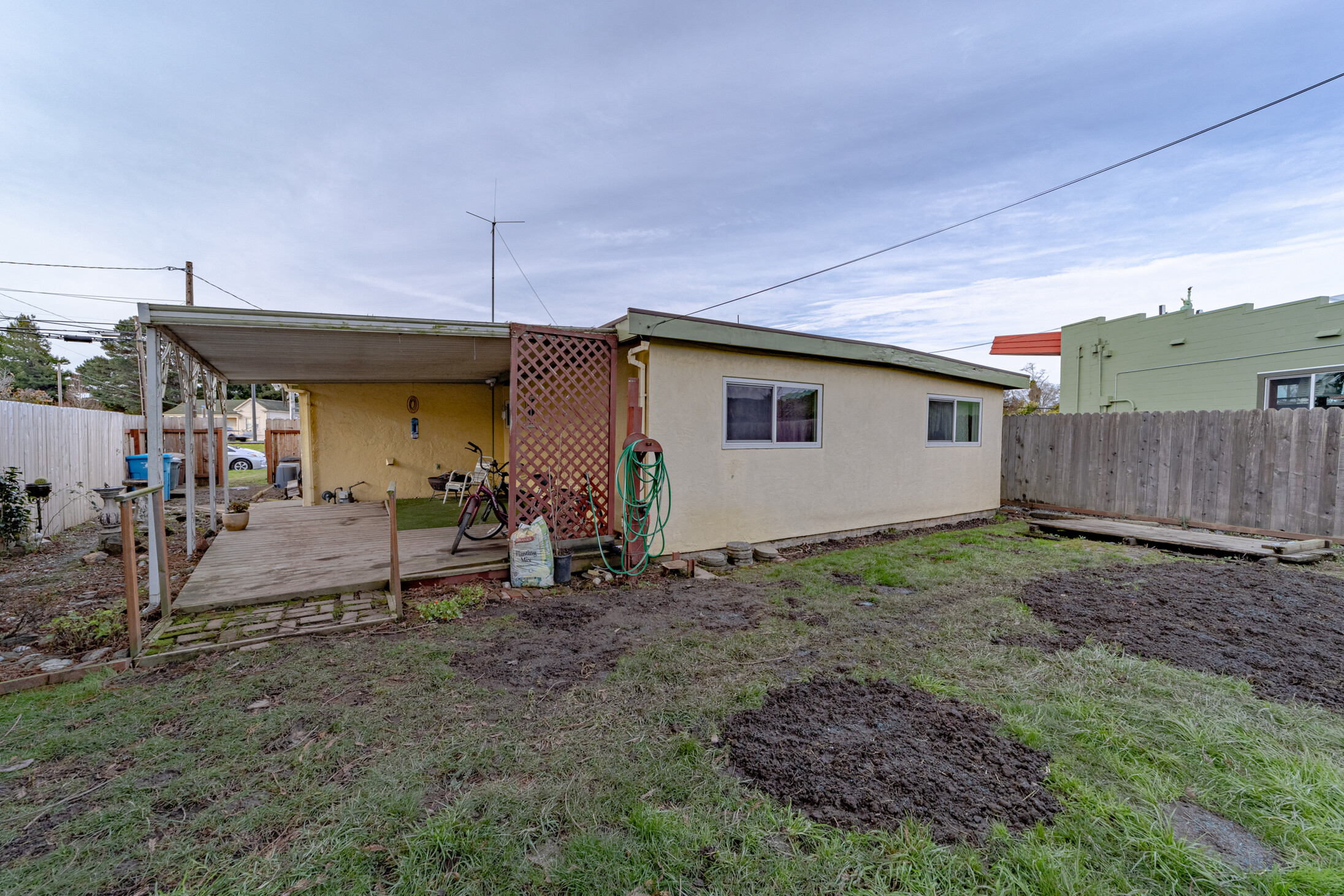 FOR SALE: 1209 Newburg Rd, Fortuna, CA 95540