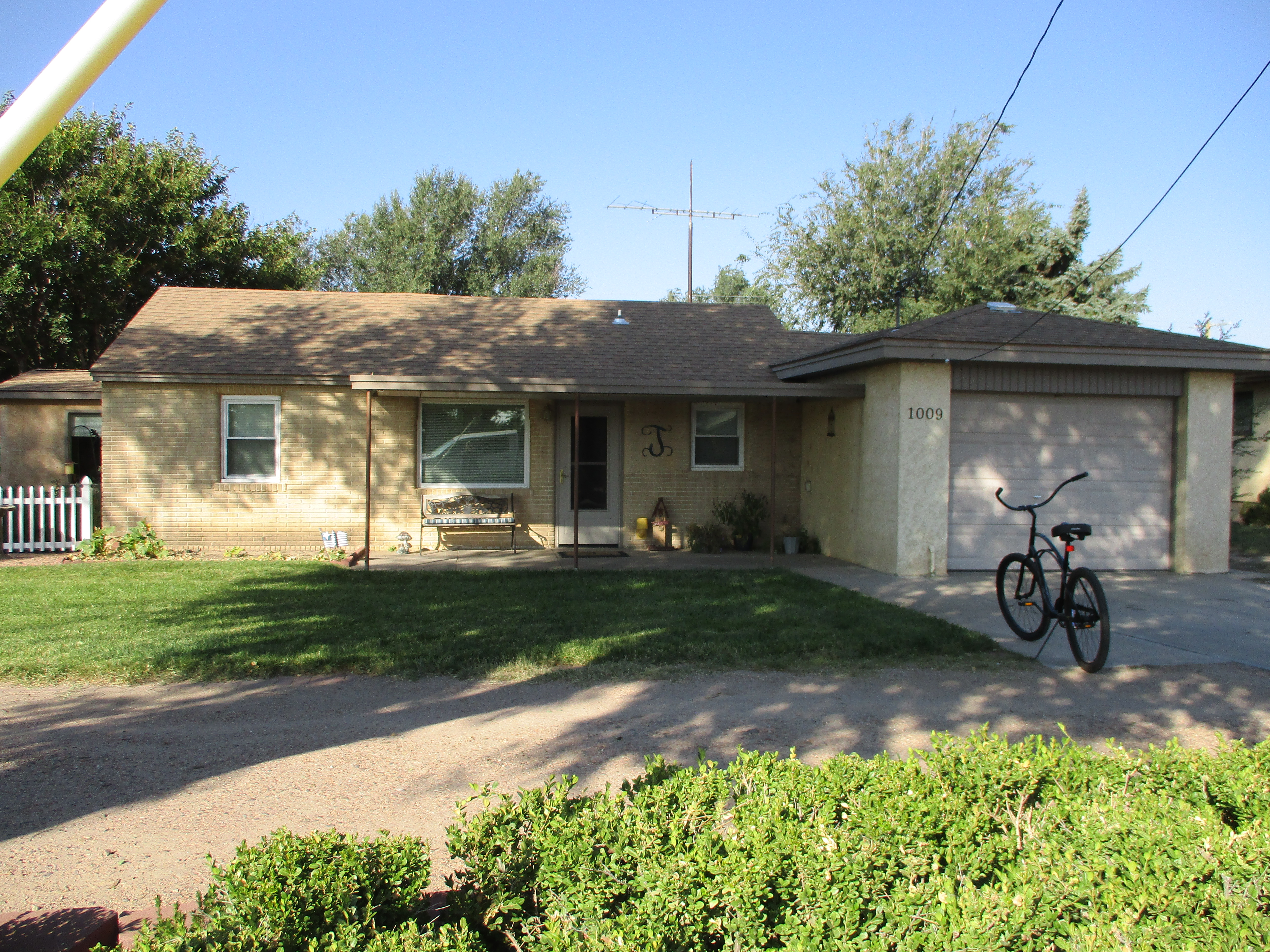 1009 Main St., Deerfield, KS