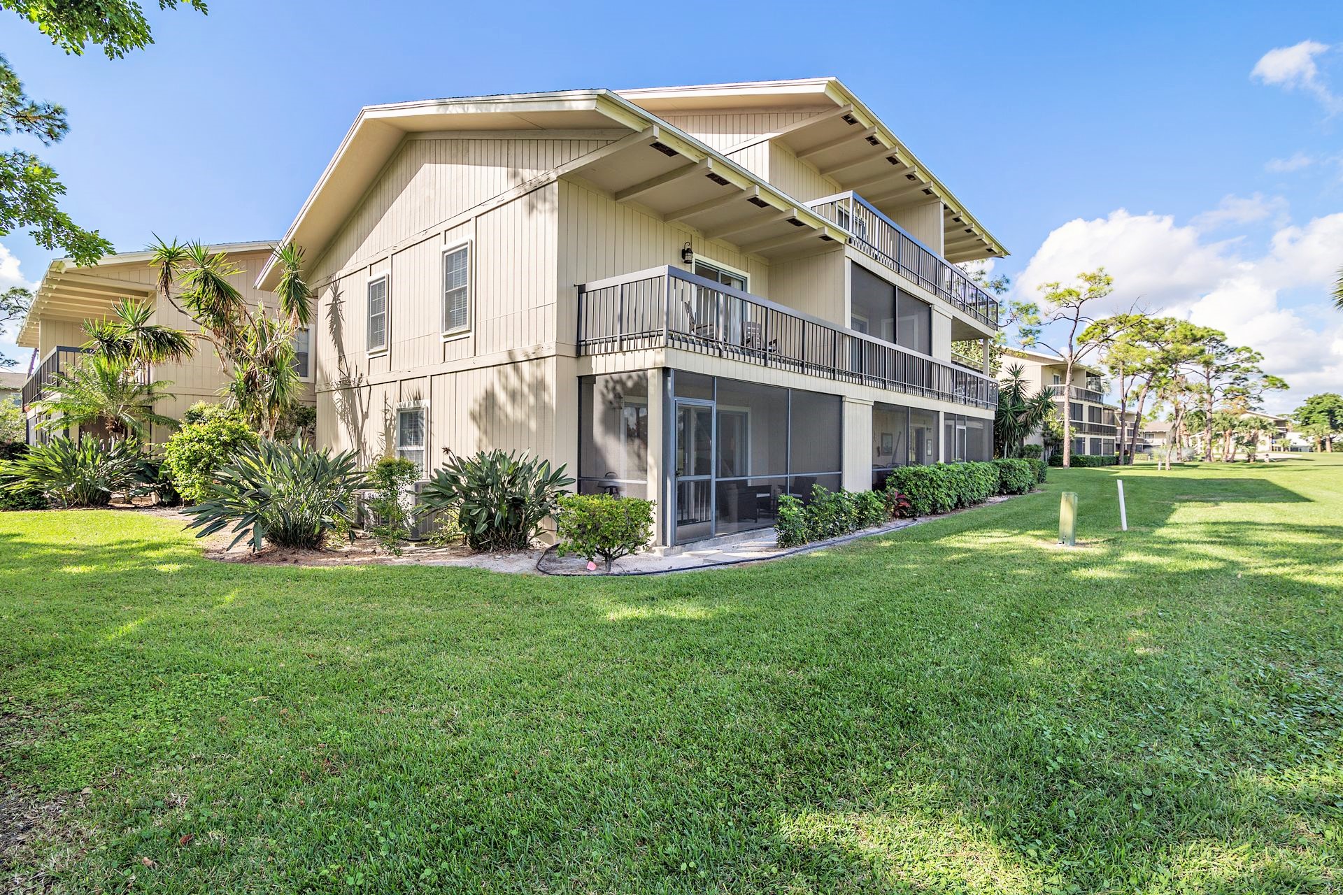 9179 SE Riverfront Terrace F Tequesta FL 33469