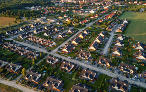 Urban vs. Suburban: Choosing the Right Lifestyle in BC Real Estate