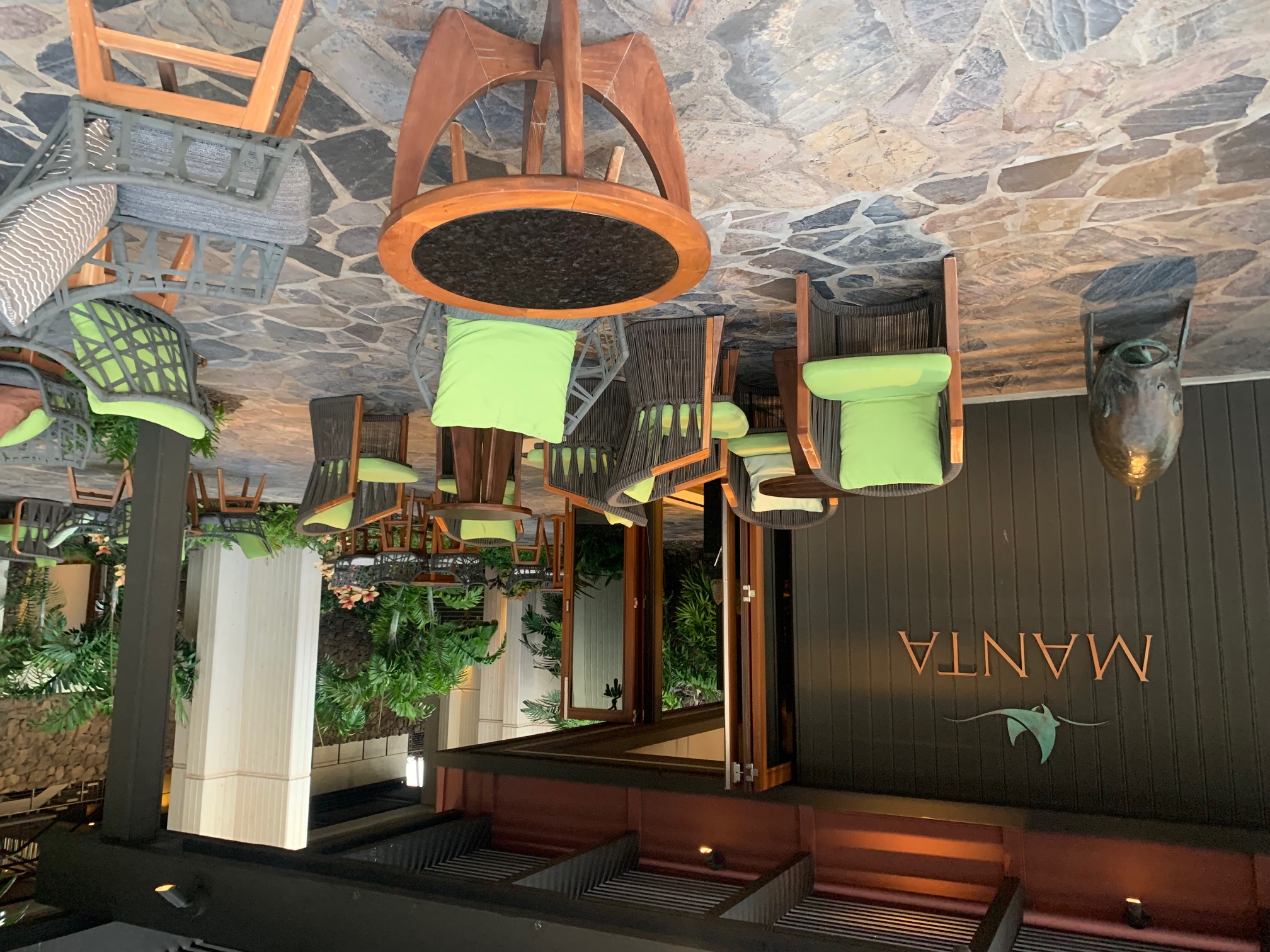 Manta Restaurant Photos