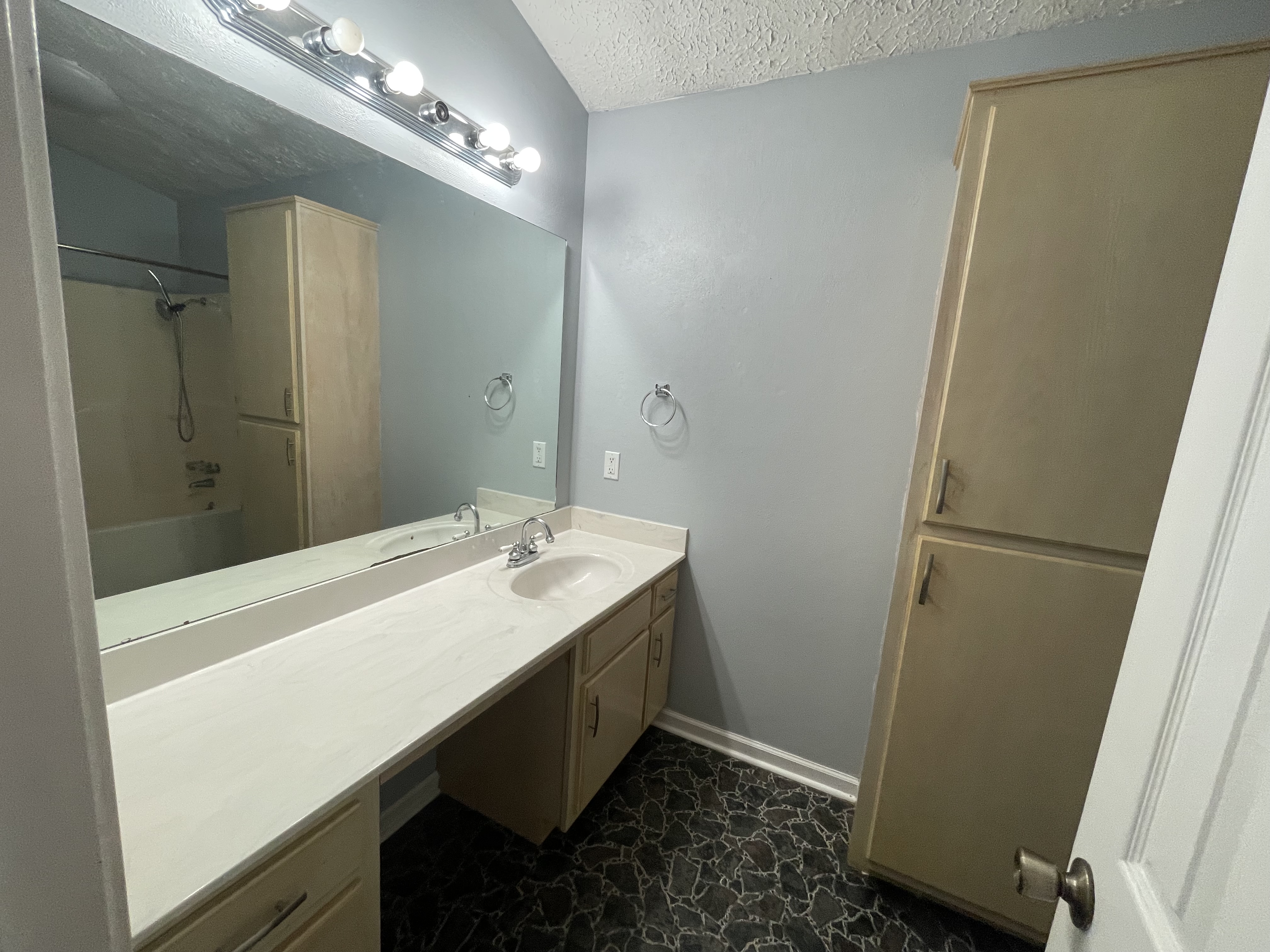 301 E Cedar Street