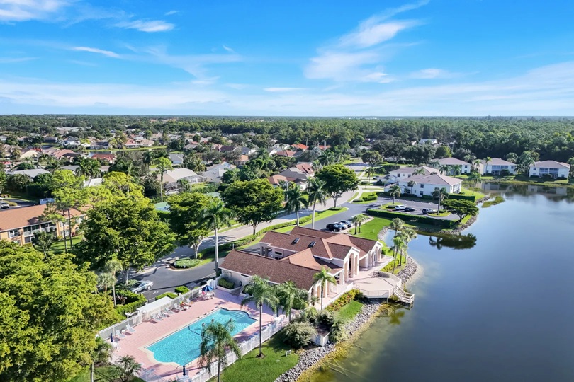 Crown Pointe Naples Florida Homes for Sale