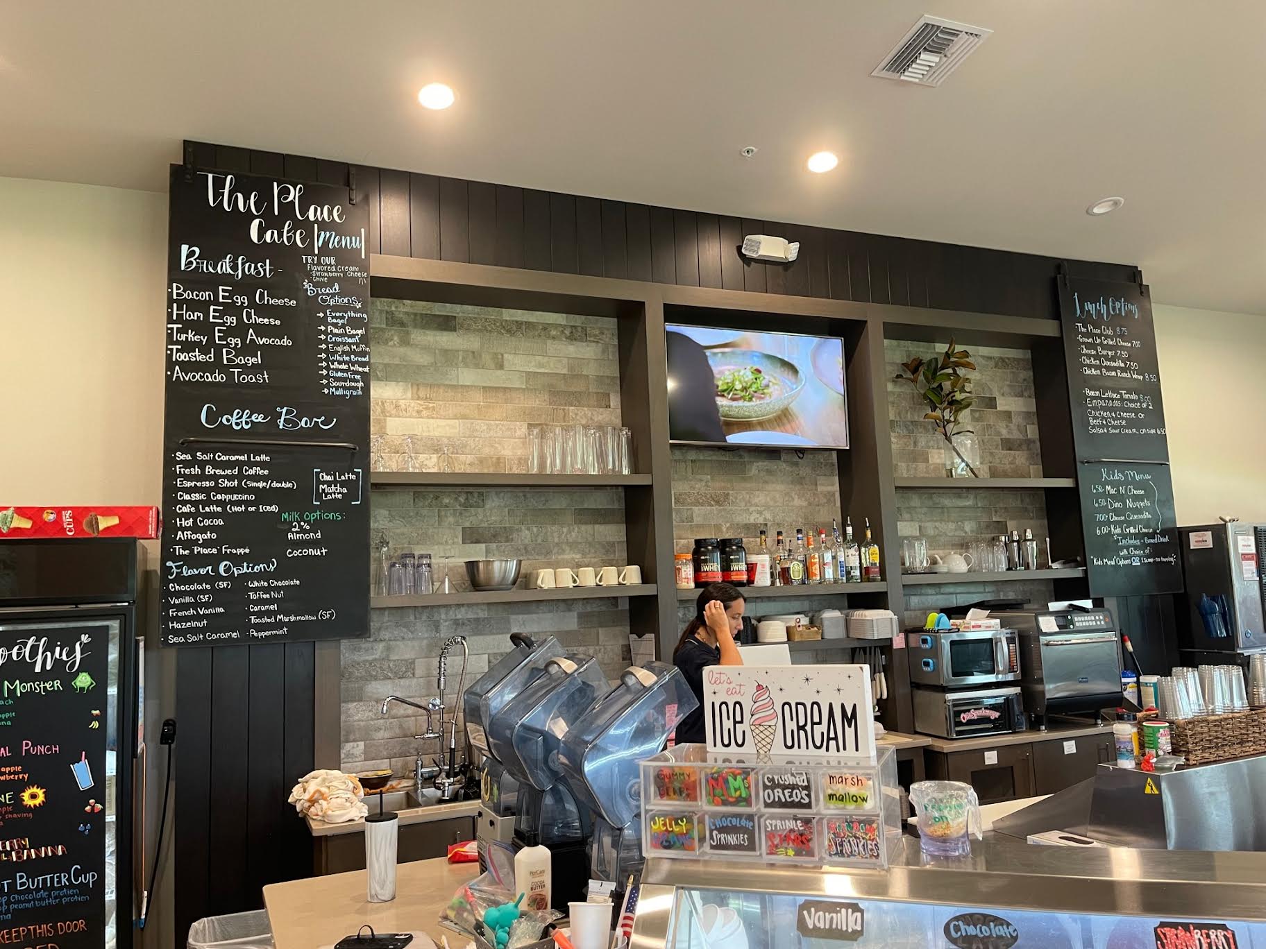 Barefoot Bar & Grill Photos