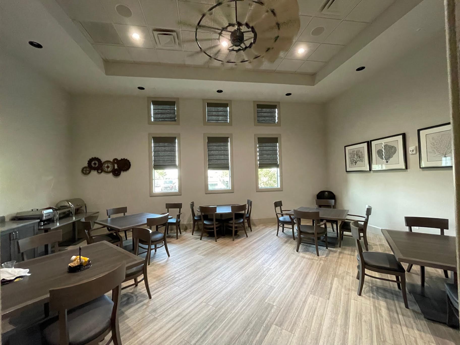 Barefoot Bar & Grill Photos