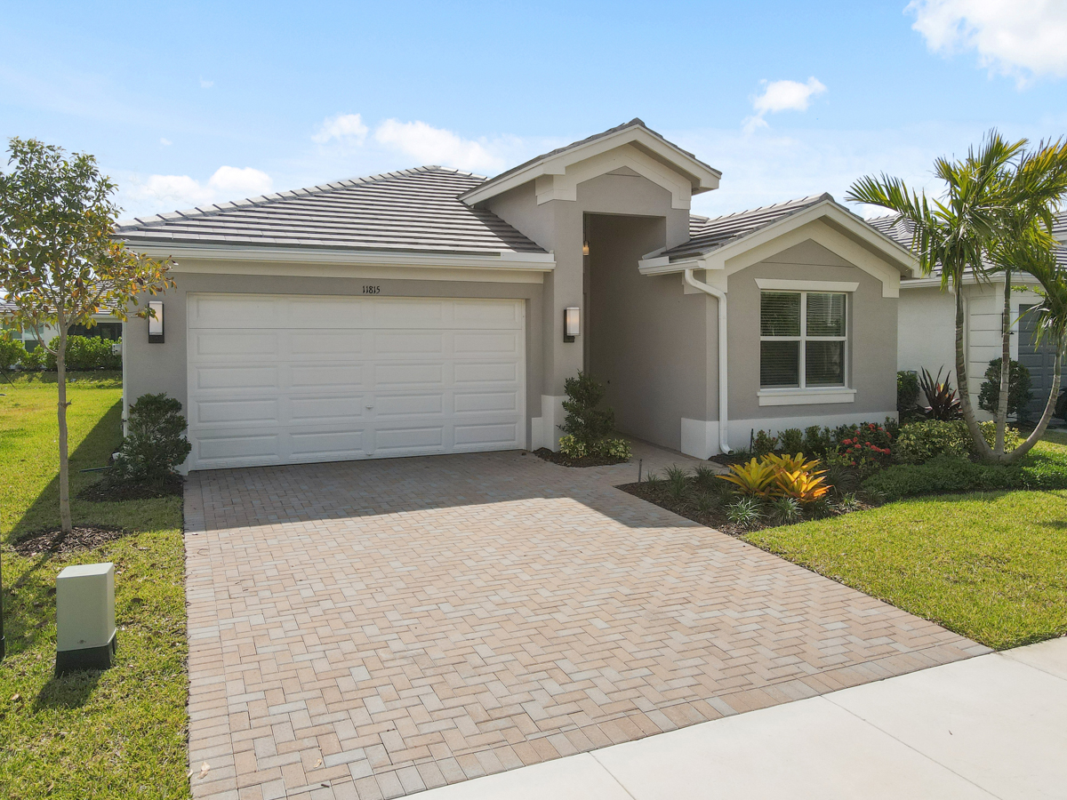 11815 SW Silverlake Falls Drive Port St Lucie FL 34987