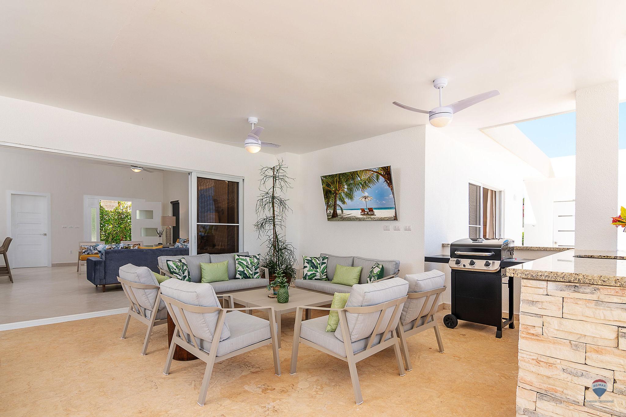 Casa Linda 4 Bedroom with whirlpool Villa 808 $449,000 SOLD