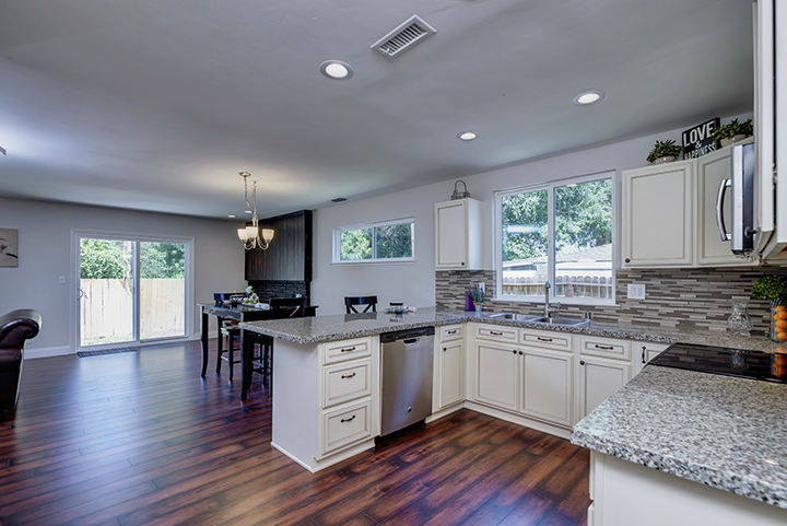 7325 Candlelight Way Citrus Heights, Ca. 95621