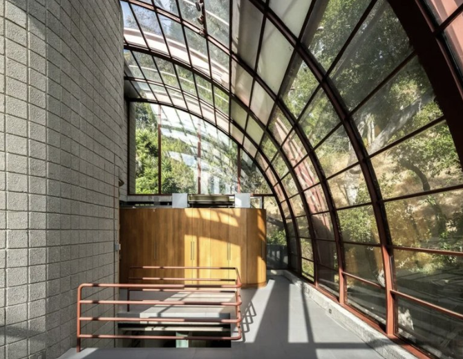 A Stunning Architectural Icon by Ray Kappe Hits the Market in Santa Monica