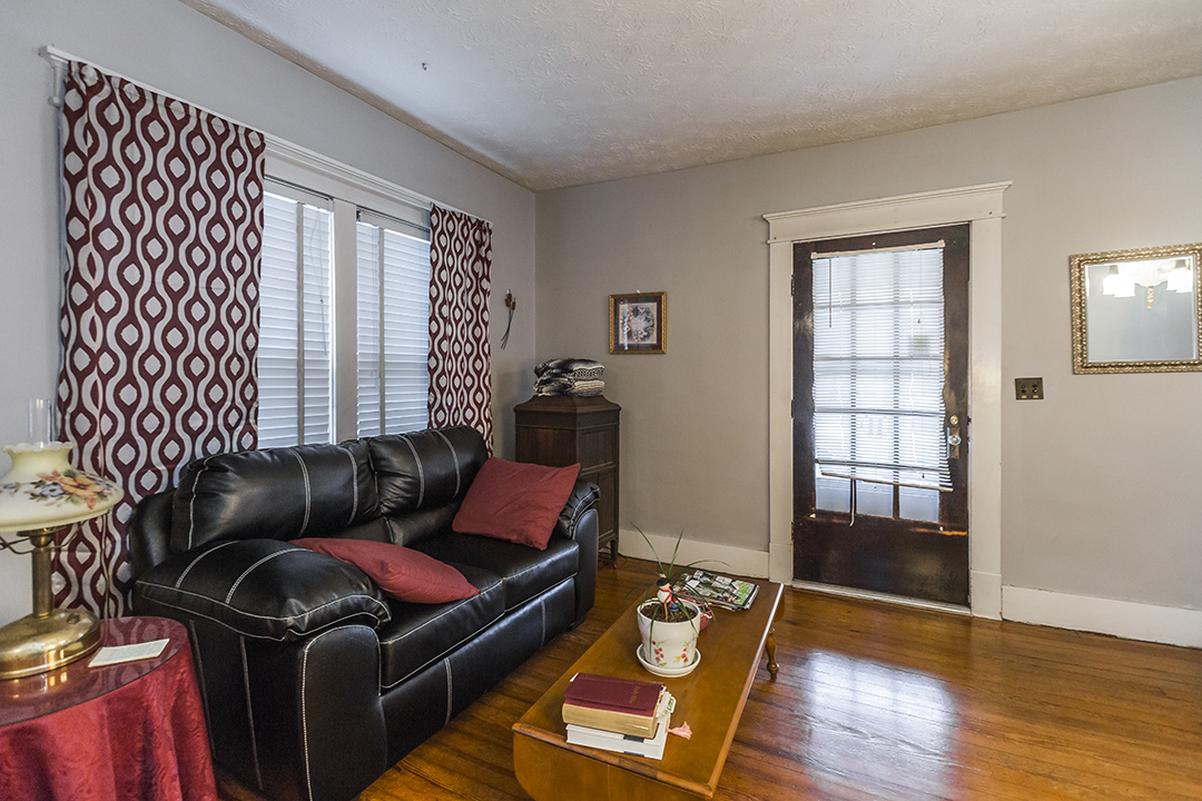 Absolute Estate Auction | 714 Link Avenue, Paris