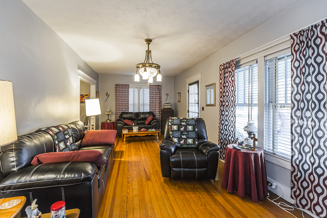 Absolute Estate Auction | 714 Link Avenue, Paris