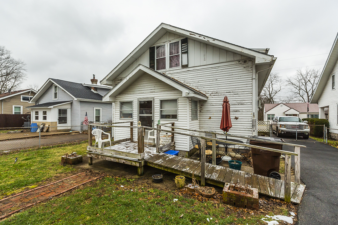 Absolute Estate Auction | 714 Link Avenue, Paris