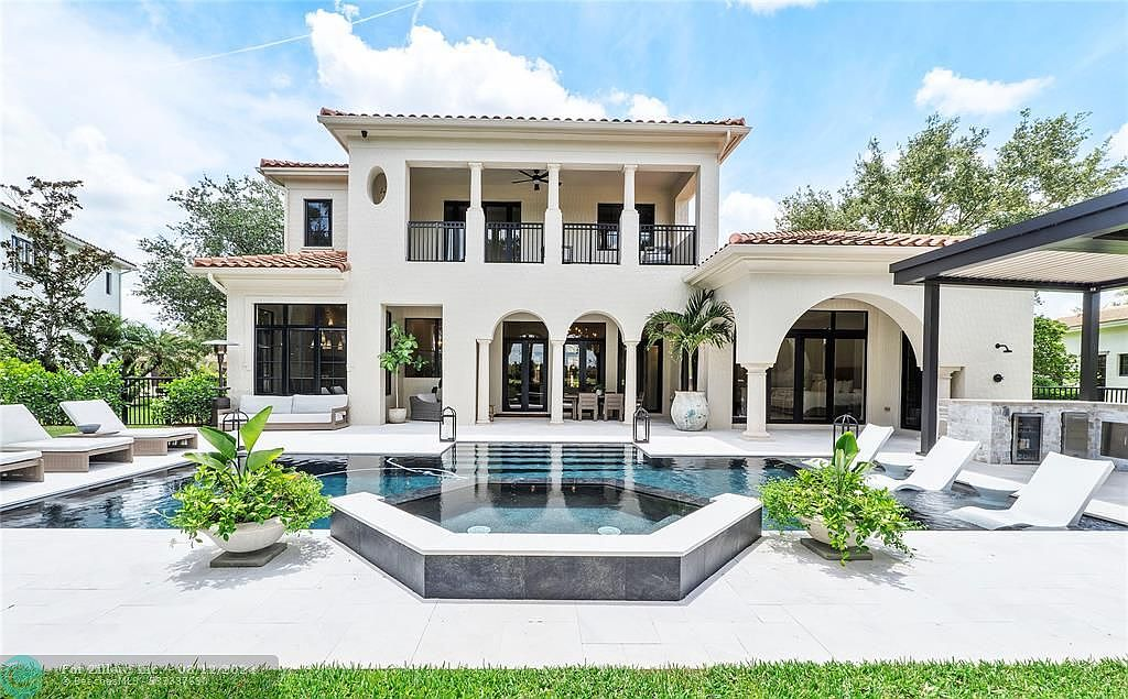 Raheem Mostert’s Luxurious Home in South Florida