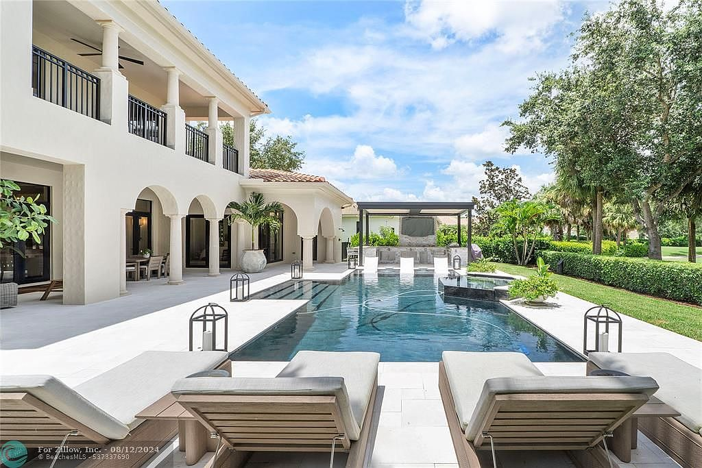 Raheem Mostert’s Luxurious Home in South Florida