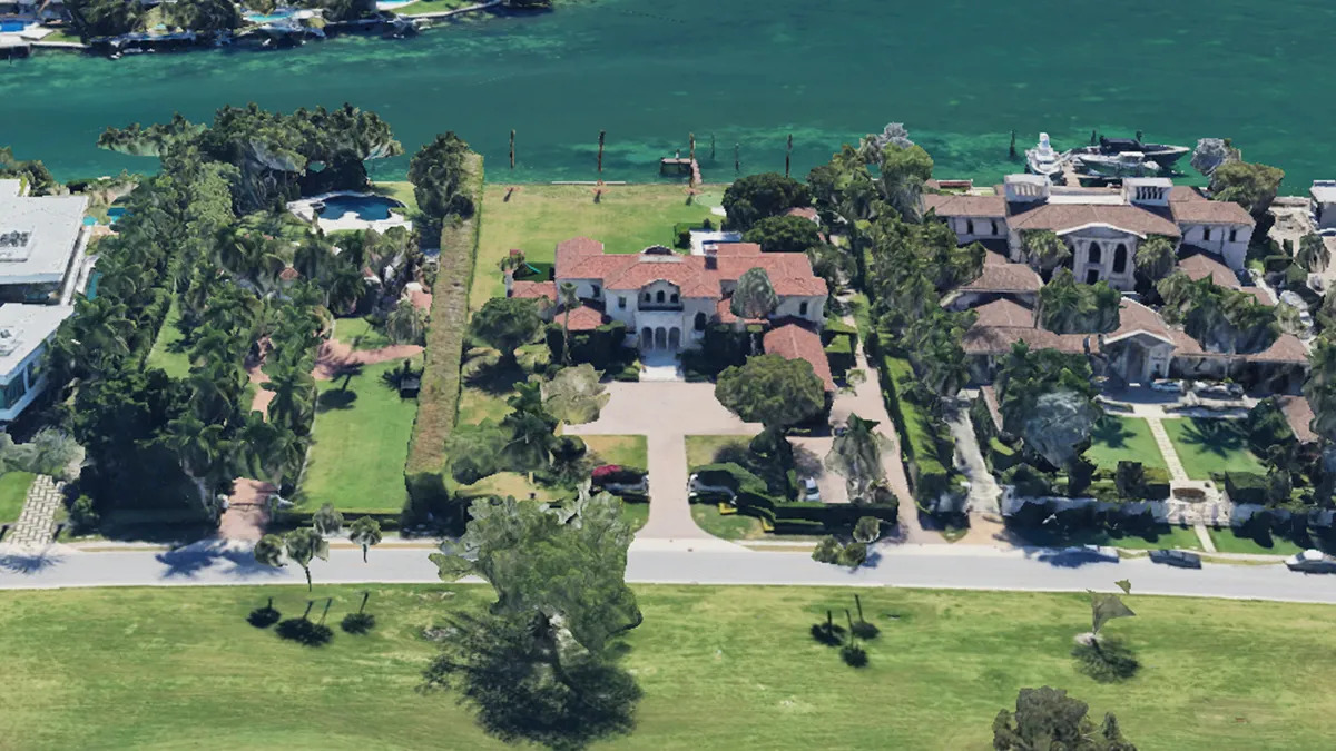 Jeff Bezos New $90 Million Mansion in Billionaire Bunker