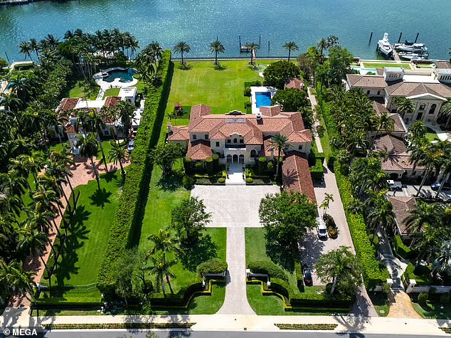 Jeff Bezos New $90 Million Mansion in Billionaire Bunker