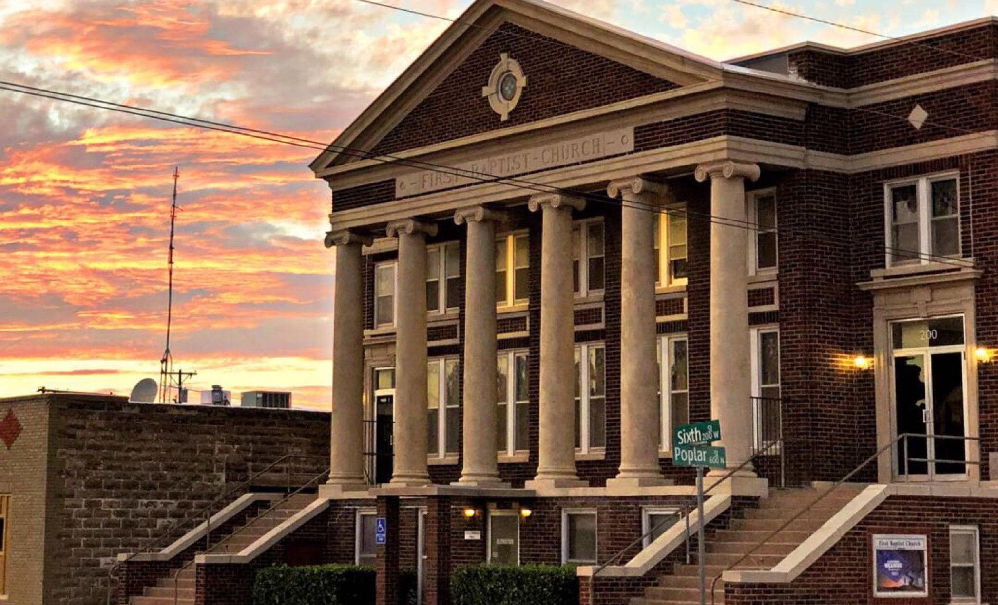 Moving To Newton, KS (2024 Comprehensive Guide)