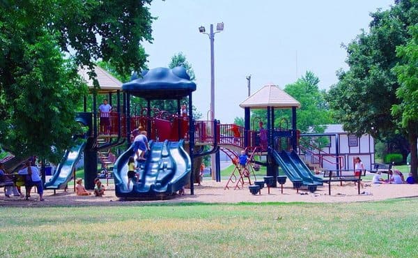 Moving To Newton, KS (2024 Comprehensive Guide)