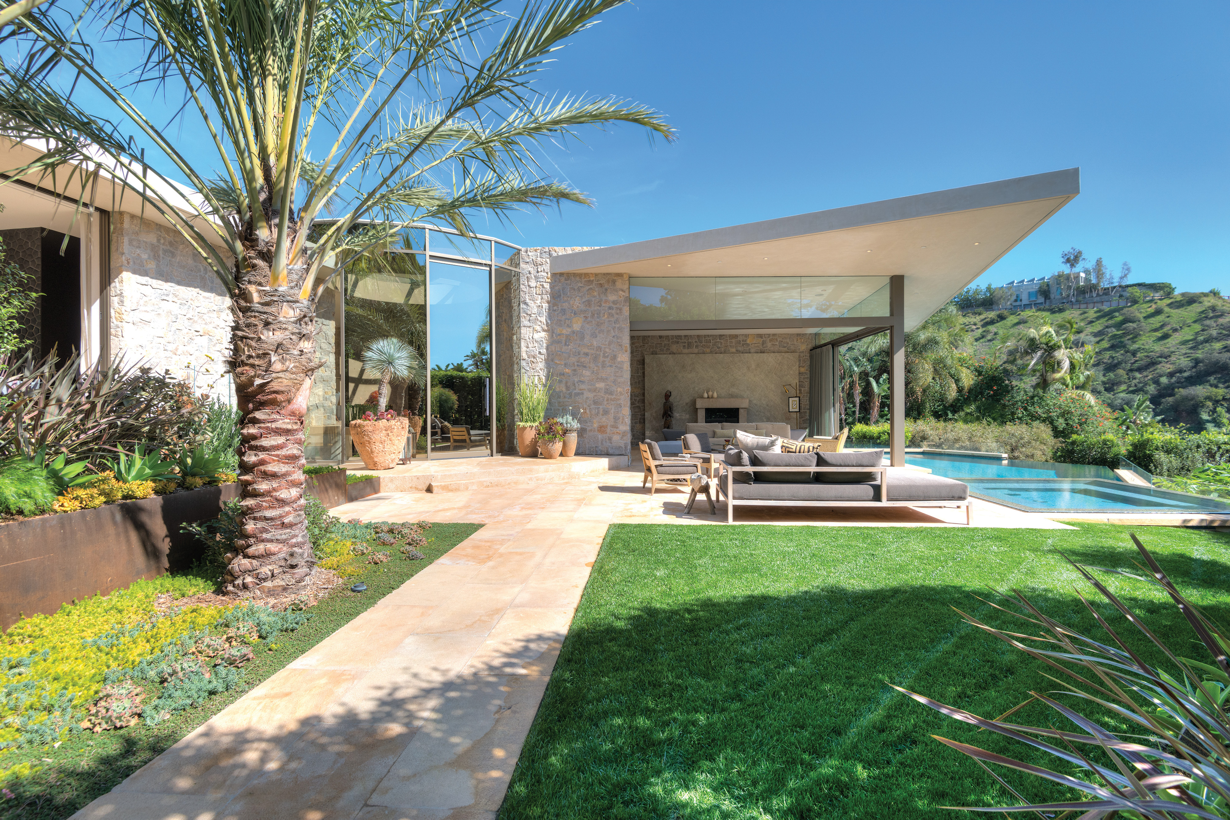 Beachfront vs. Inland Homes: Which is the Better Investment?