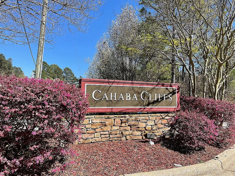 Cahaba Cliffs Townhomes for Sale in Birmingham AL | Neighborhood Spotlight